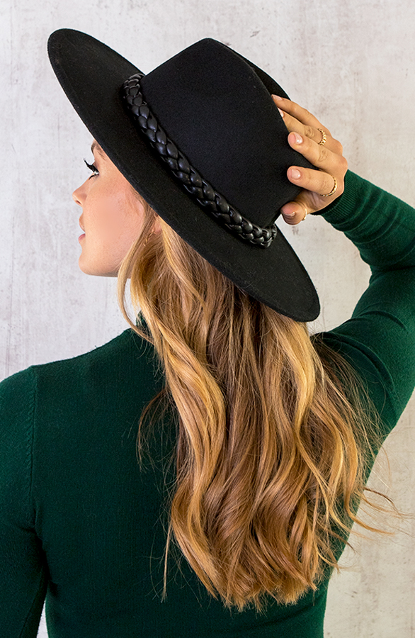 Leather Braid Hat Black | fashionmusthaves.nl