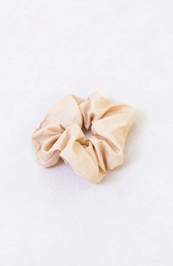 Scrunchie Silk Beige | Fashionmusthaves.nl