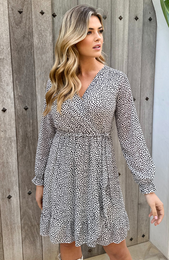 Cheetah Ruffle Dress Beige | Fashionmusthaves.nl